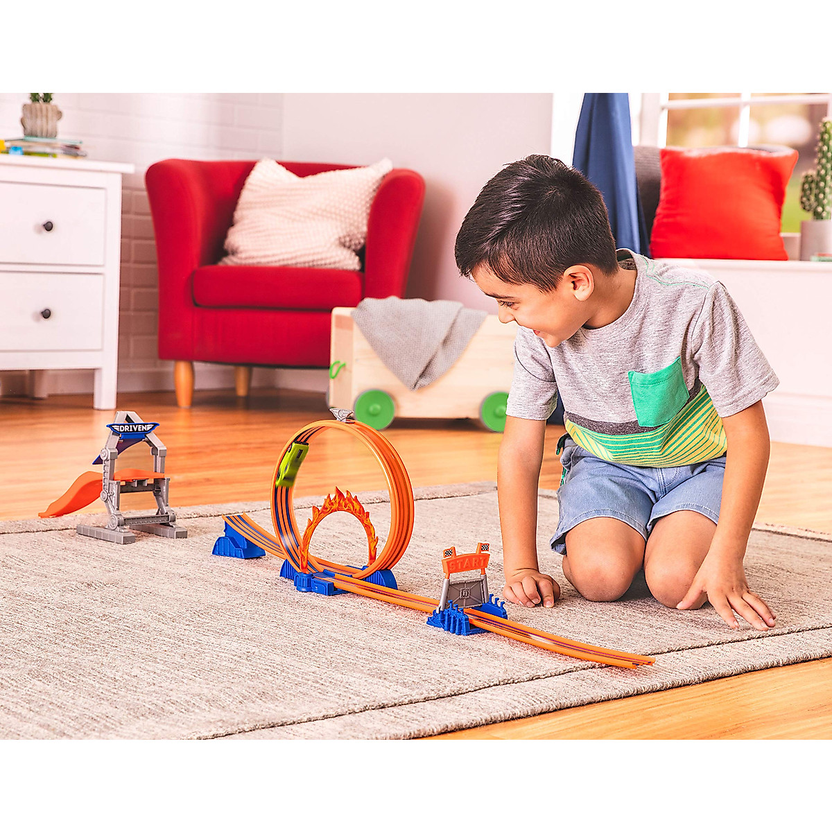 Driven by Battat – Toy Car Stunt Playset – 16Pc Toy Racing Loop Set – Race Car Toys and Playsets for Kids – Pullback Car – 3 Years + – Stunt Jump Extreme (16pc)