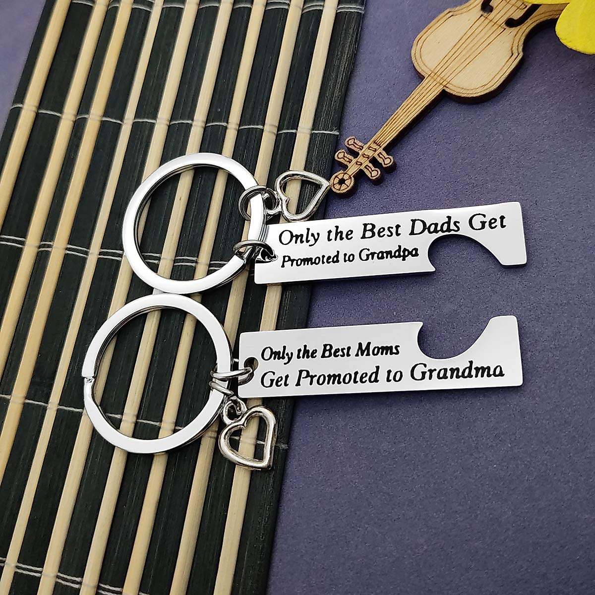 Grandpa Grandma to be Gift Keychain Pregnancy Announcement Gifts New Grandparents Gift Grandparents to Be Jewelry First Time Grandpa/Grandma Jewelry Gift Grandchild Announcement Gifts