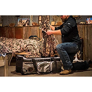 Scent Crusher Halo Series Covert Closet - Roller Bag Converts to Portable Closet, Includes The Halo Battery-Operated Generator to Remove Odors on Hunting Gear and Equipment