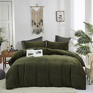 Houseri Velvet Olive Green Comforter Set King Fluffy Army Green Bedding Sets King Size Men Dark Green Micromink Sherpa Comforter Bedding Women Blackish Green Flannel Fuzzy Comforter Blanket Warm King