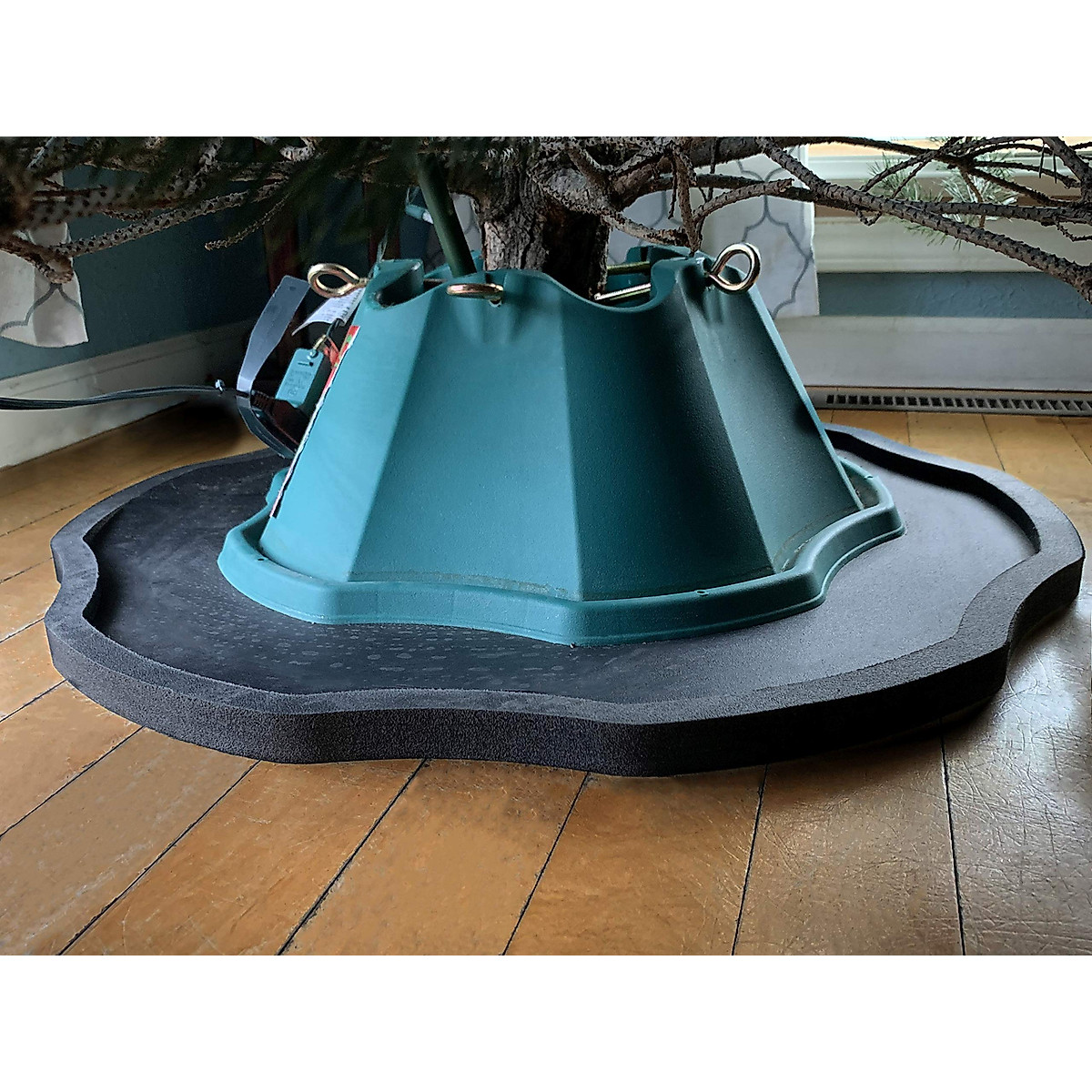 Polar Whale Christmas Tree Mat Premium Heavy Duty Floor Protector Tray Waterproof Scratch Protection Indoor Outdoor Washable Large