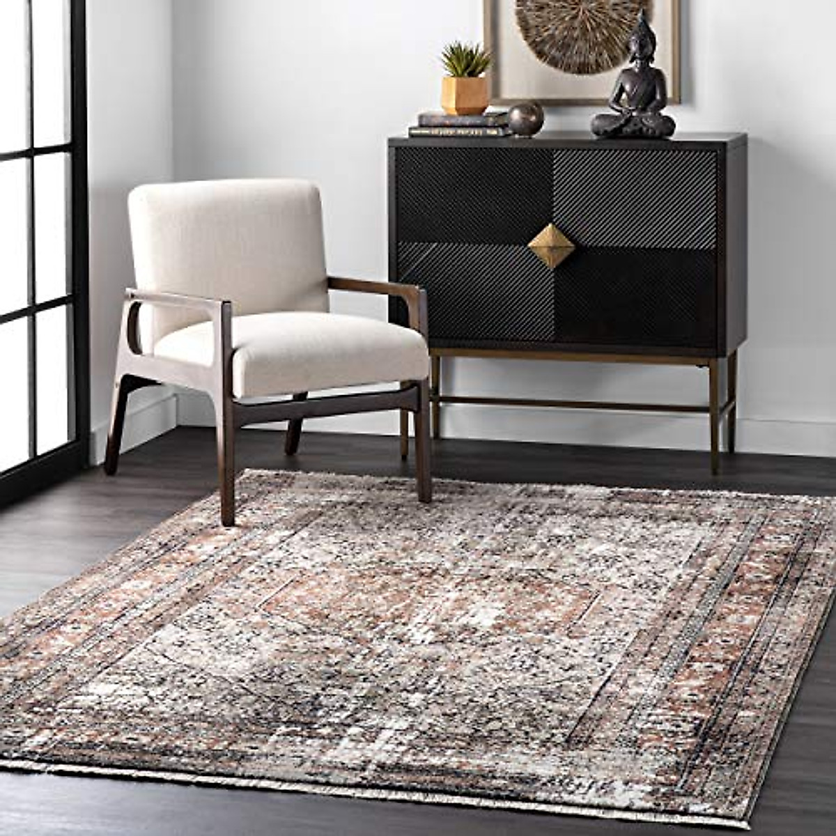 nuLOOM Distressed Medallion Fringe Area Rug, 5 ft 3 in x 7 ft 7 in, Multi