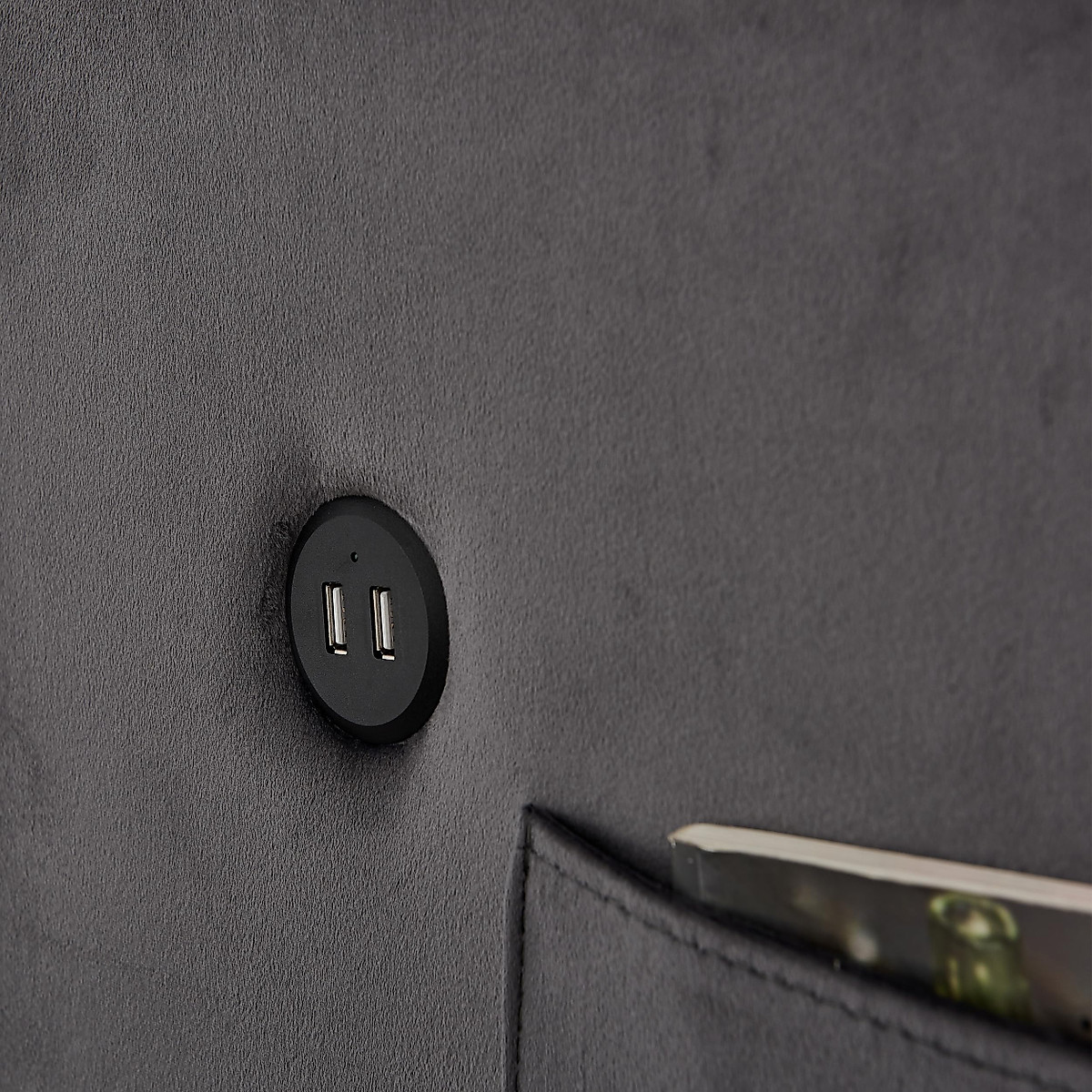 Convertible Sleeper Sofa Bed w/Pullout Bed 4-1 Multi-Functional Sofa Bed with Side Bags and USB Port Velvet Loveseat Futon Sofa Couch for Living Room or Apartments (Grey)