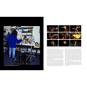 Tim Burton's The Nightmare Before Christmas Visual Companion (Commemorating 30 Y ears) (Disney Editions Deluxe)