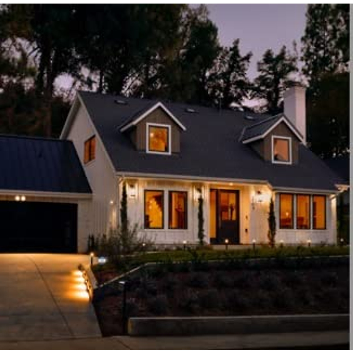 Ring Smart Lighting – Outdoor Motion-Sensor, White (Bridge required)