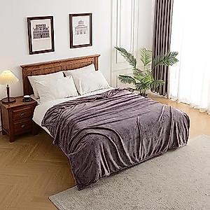 Kingole Flannel Fleece Microfiber Throw Blanket, Luxury Lavender Purple King Size Lightweight Cozy Couch Bed Super Soft and Warm Plush Solid Color 350GSM (108 x 90 inches)