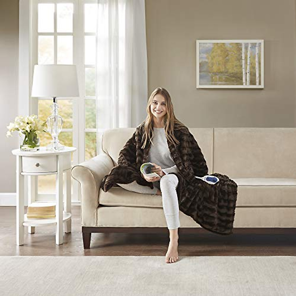 Beautyrest Duke Blanket Luxury Oversize Electric Throw Premium Soft Cozy Brushed Long Faux Fur for Bed, Couch with 3 Heat Setting Controller, Auto Shut-Off Function, Brown, 50 in x 70 in