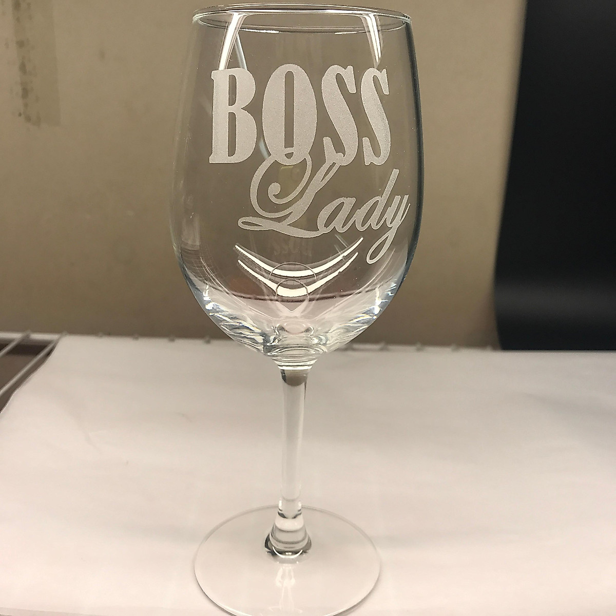 alankathy mug G070 Wine Glass Boss Lady, 11 oz Clear with stem Gift for Girlfriend Boss, Grandma, Grandmother, Aunt, Sister, Mother, Friend