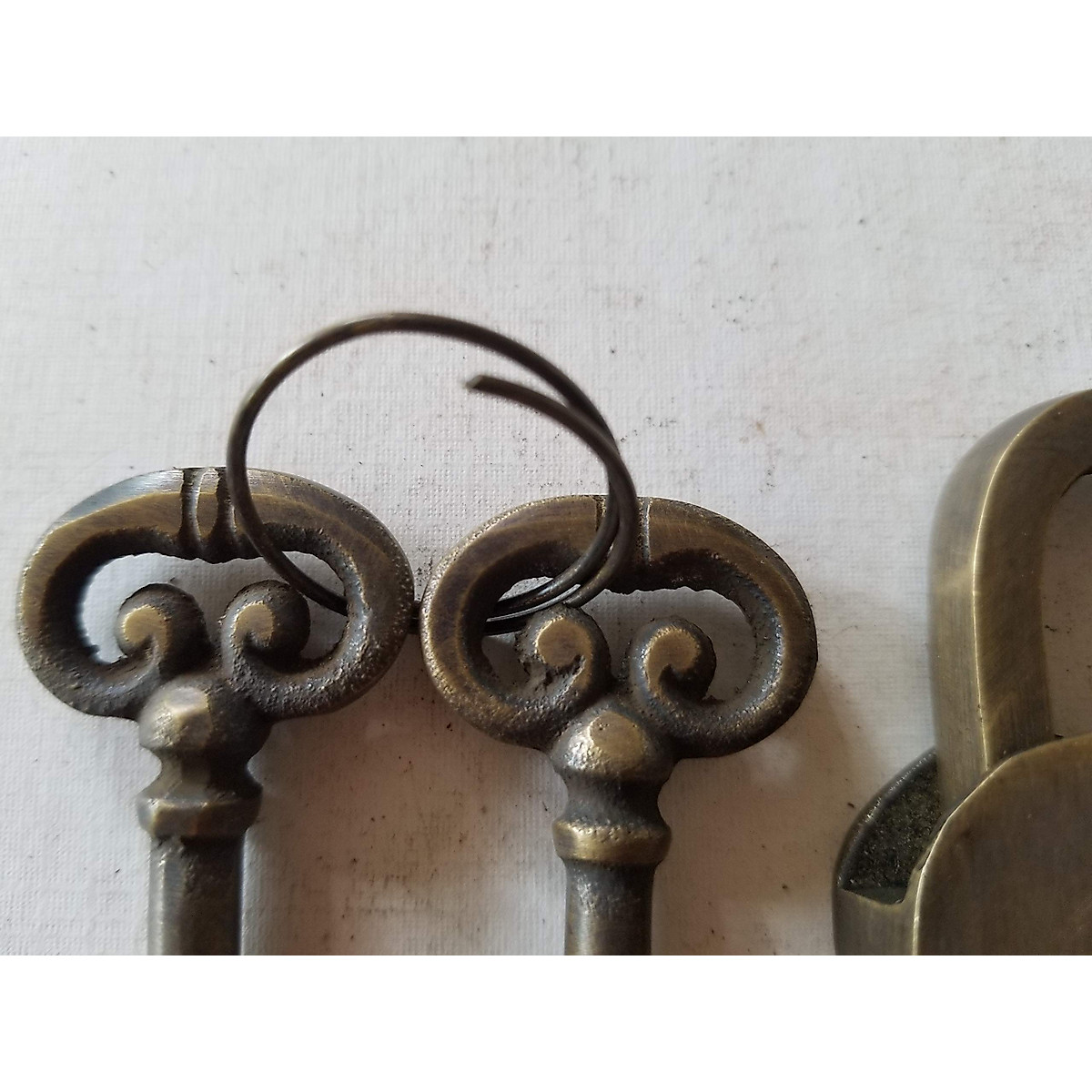 VTG. Small Love Valentines Paris Heart Lock w 2 Skeleton Keys Brass 2 5/8" #L8