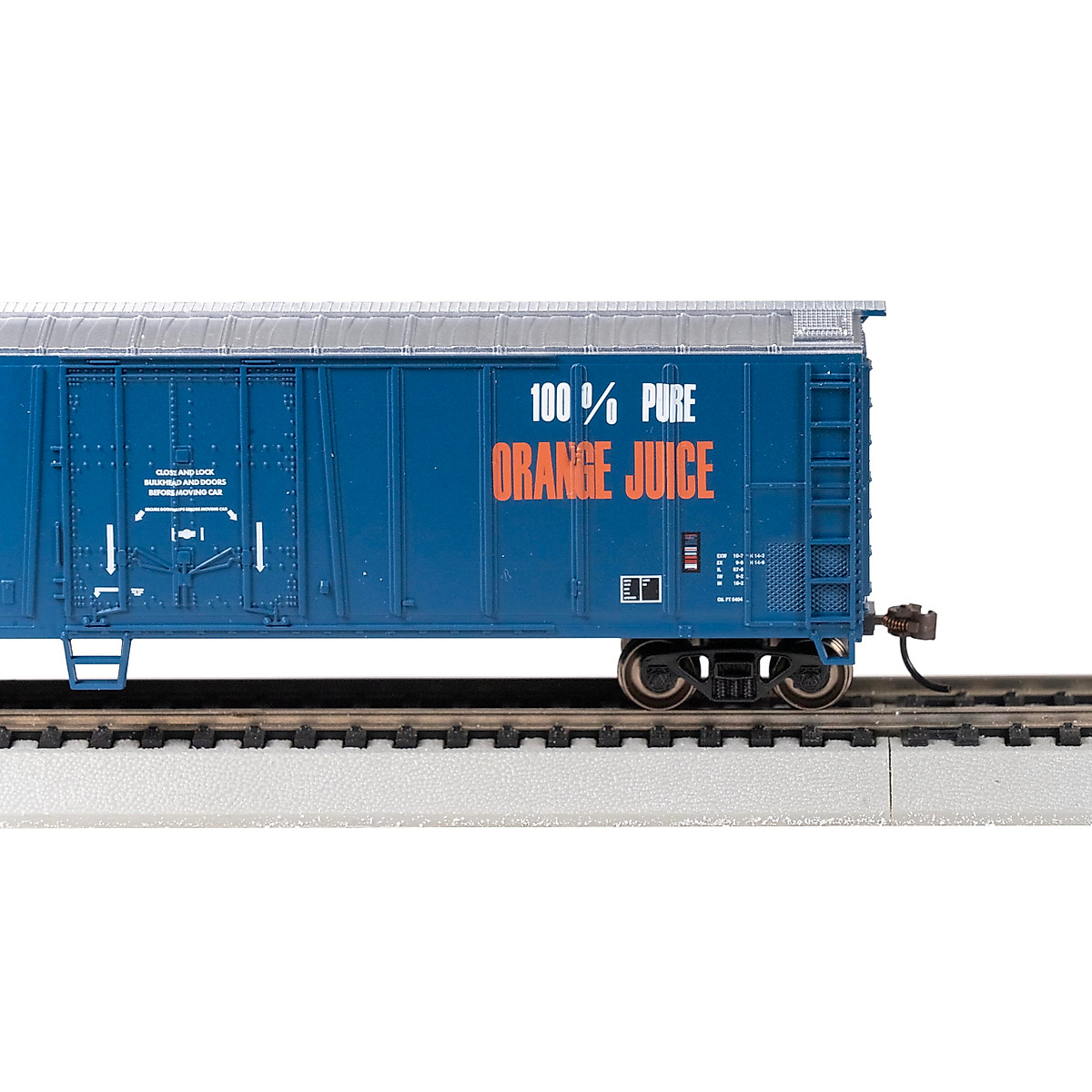 Bachmann Trains - 50’ Steel Reefer - Tropicana #13088 (Blue & Silver) - HO Scale