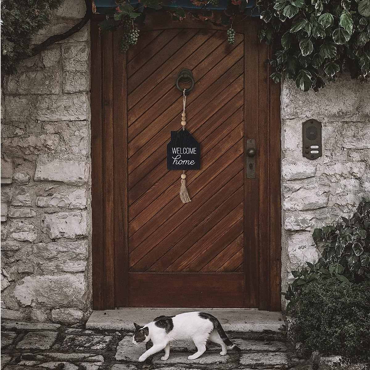 OYATON Welcome Home Wood Hanging Sign Decor, Small Black Rustic Wooden Blocks House Hanging Sign with Beads and Jute Rope Tassel for Wall Farmhouse Decoration,Front Door and Porch Home Decor