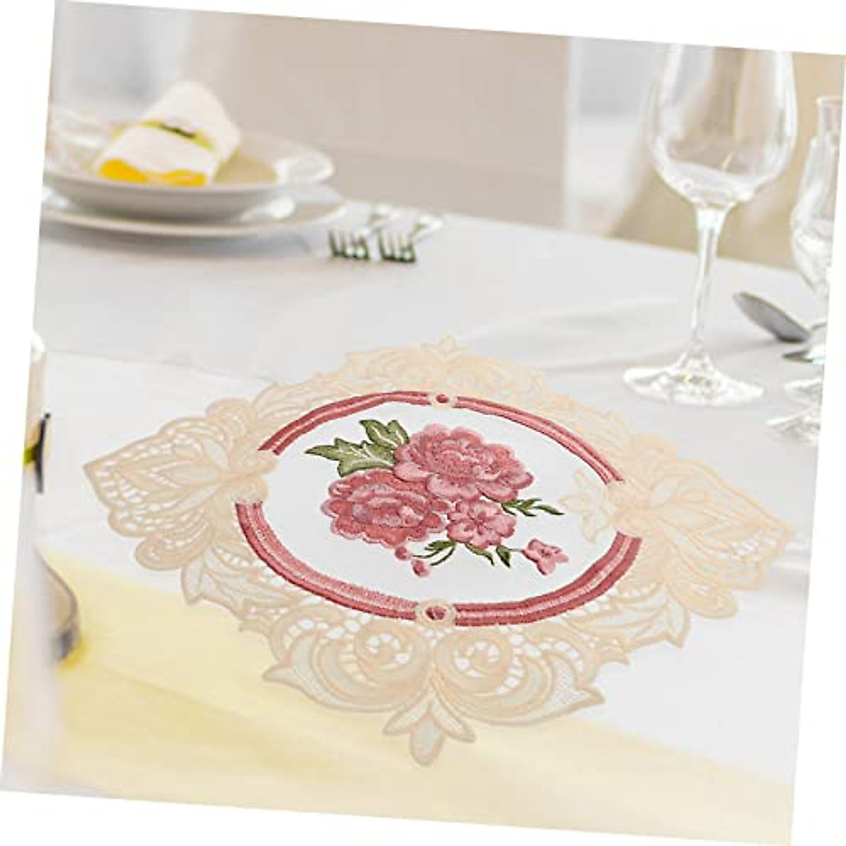 DOITOOL Table Mat Jute Placemat Adorno para Mesa De White Cotton Tablecloth Farmhouse Coasters Heat Proof Placemat Cotton Placemats Retro Lace Coaster Lace Place Mat Decor Mug 4pcs