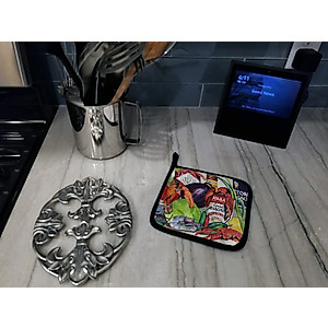 Caroline's Treasures 8540-2PTHD Louisiana Spices Pair of Pot Holders Kitchen Heat Resistant Pot Holders Sets Oven Hot Pads for Cooking Baking BBQ, 7 1/2 x 7 1/2