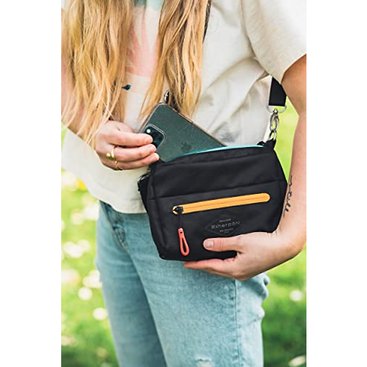 Sherpani Skye, Small Crossbody Purse, Nylon Crossbody Bag, Lightweight Cross Body Bag, Shoulder Bag, Purses for Women, RFID Protection (Chromatic)