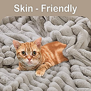 softan Faux Fur Blanket, Soft Fuzzy Fluffy Striped Fleece Throw Blanket for Couch Sofa Living Room, Beige Furry Throw Blanket, Cream White Fur Throws - 50"x 60"