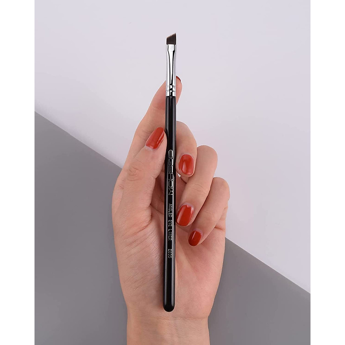 Eyeliner Brush Fine Angled - PRO Precision Gel Eye Liner Makeup Brush -Ultra Thin Slanted Flat Angle - Premium Cruelty Free Synthetic Bristles (E835)