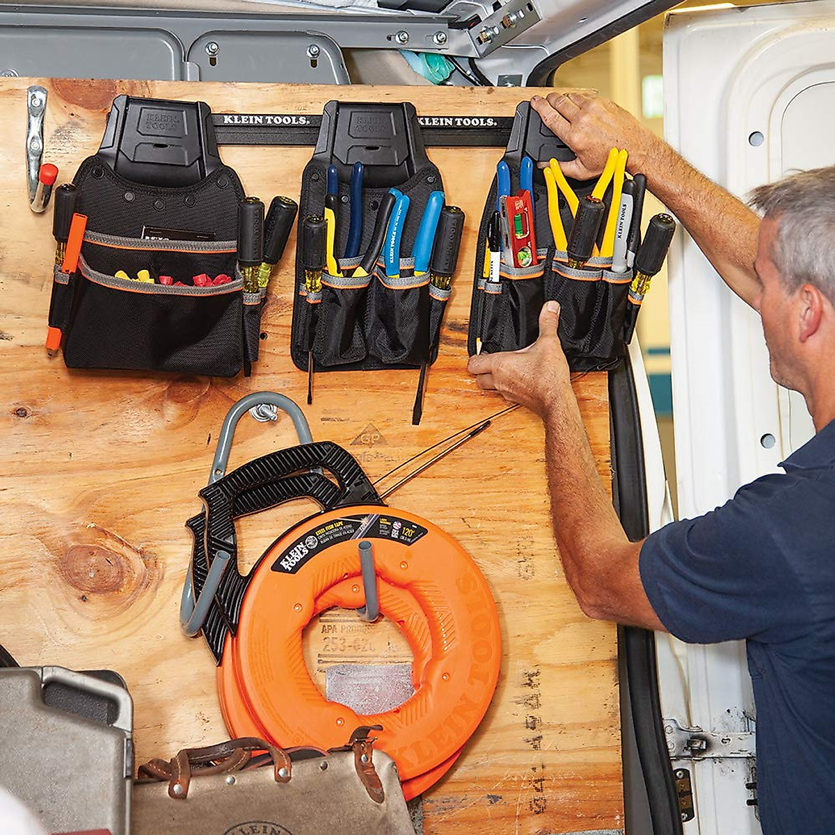 Klein Tools 55921 Tool Rack, Tradesman Pro Modular Wall Mount Rack Works with Klein Click Lock Modular Pouches