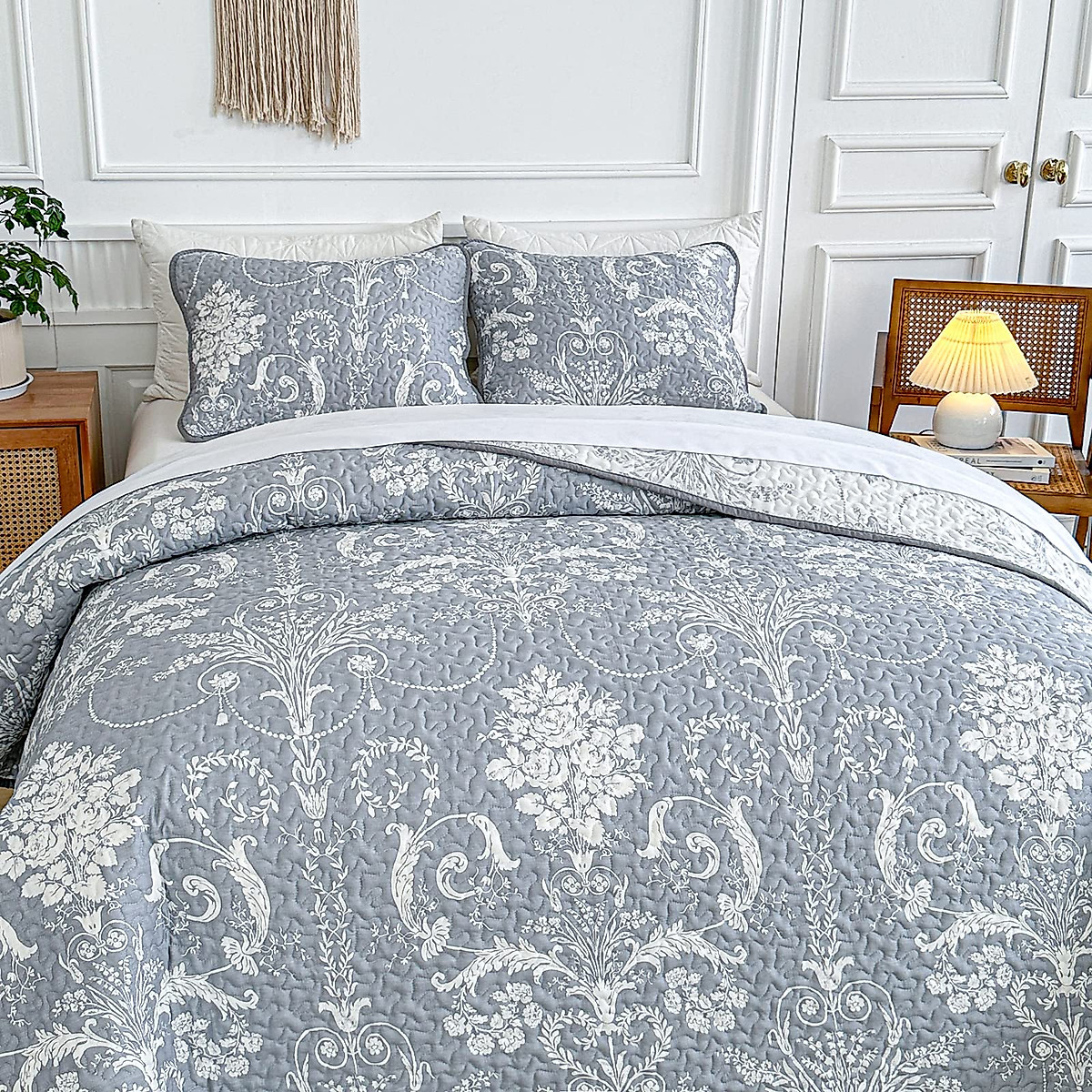 Gray Cotton Quilt Set Queen Size Floral Quilt Set White Flowers Leaves Cotton Reversible 3pc Quilt Bedding Set, Coverlet, Bedspread with 2 Pillow Shams