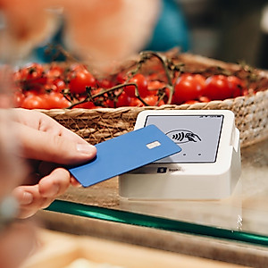 SumUp Solo Credit Card Payment Card Reader with Charging Station. Full Touch-Screen Interface with Free SIM Card and Mobile Data (SumUp Solo)