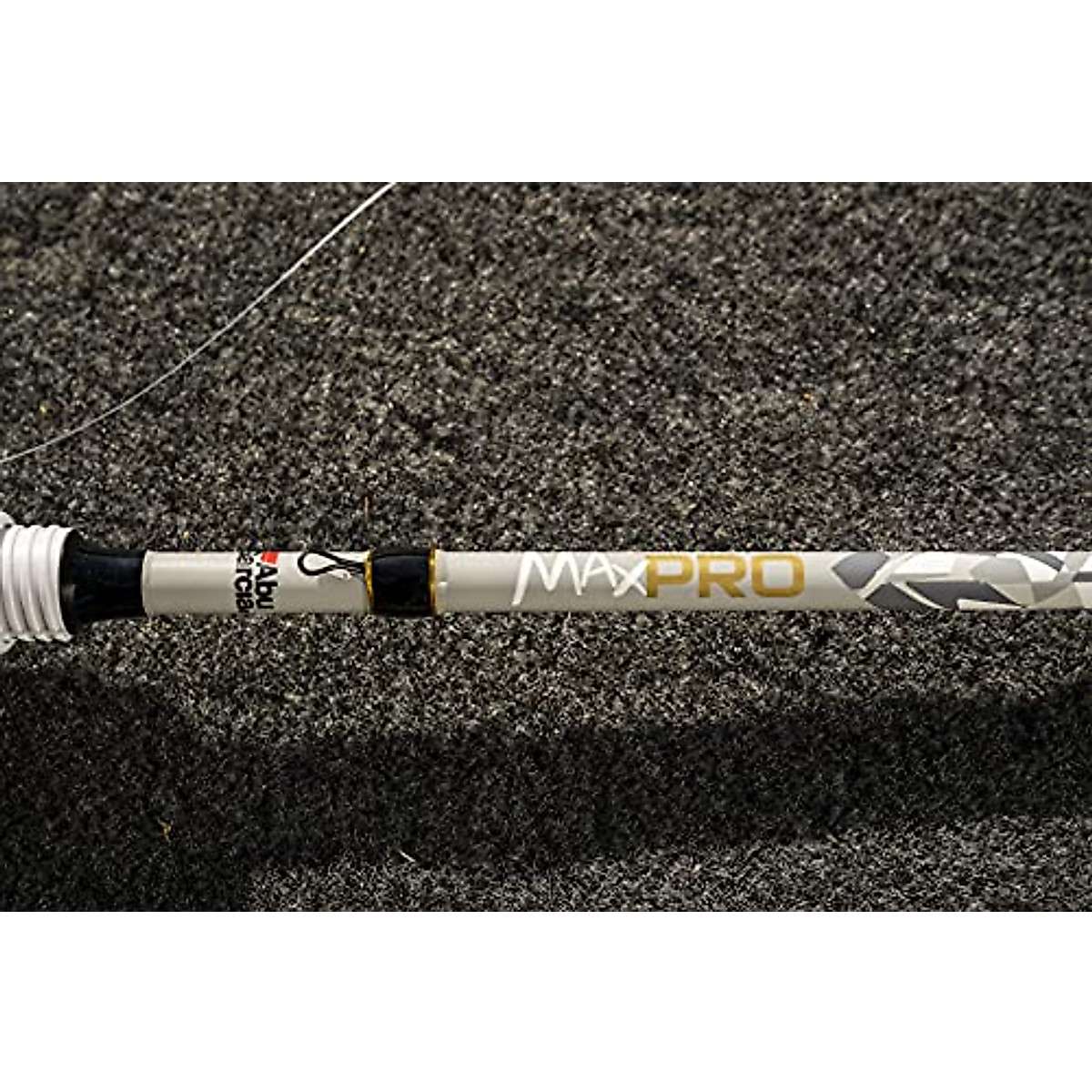 Abu Garcia Max Pro Low Profile Baitcast Reel and Fishing Rod Combo, 7' - Medium Heavy - 1pc - Left