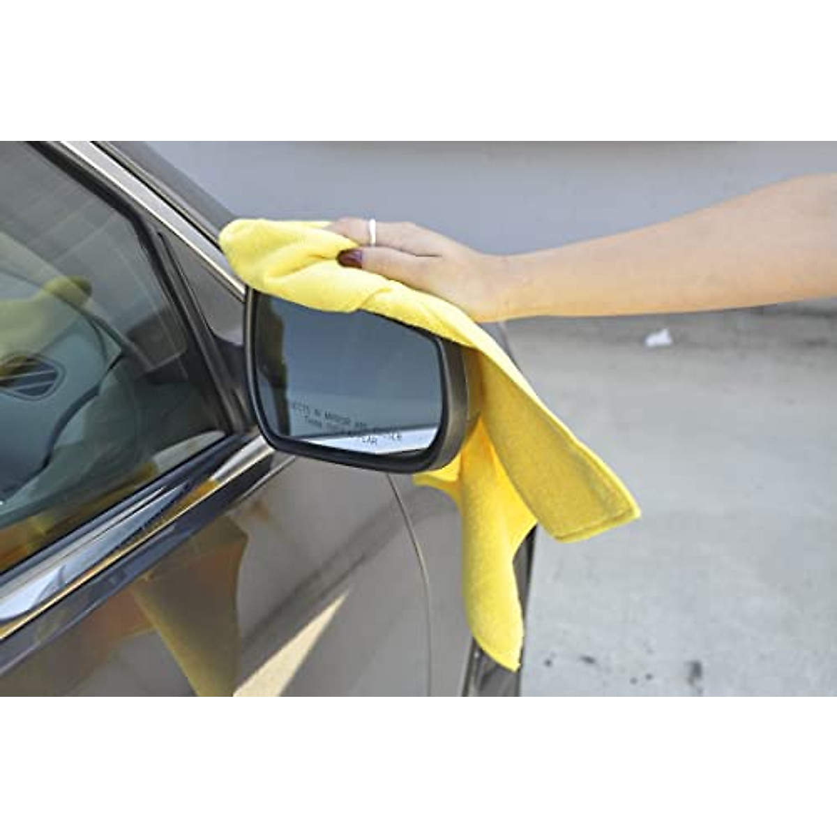 Kirkland Signature Ultra High Pile Premium Microfiber Towels, 36 Count (Pack of 1), Yellow - 713160