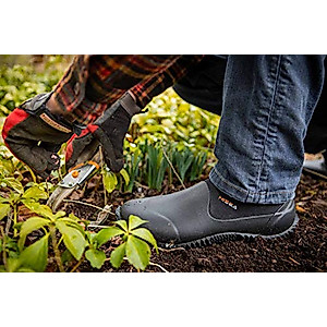 HISEA Unisex Waterproof Garden Shoes, Men's Ankle Rain Boots Women's Slip-On Footwear Rubber Neoprene Camp Booties Outdoor Rain Shoe for Gardening, Farming, Camping, Car Wash, Lawn Care and Yard Work, Size M11.5/W13 Black