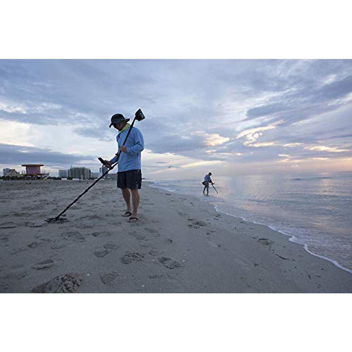 Minelab Equinox 800 Metal Detector with EQX 11” Double-D Waterproof Coil