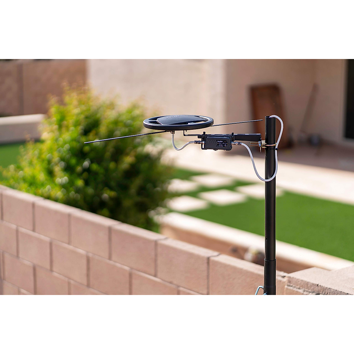 Channel Master Omni+ 50 - Omnidirectional Digital HDTV Antenna with 360 Degree Reception, Includes Mounting Bracket for Roof, Attic & RV Installations, Indoor/Outdoor (50 Mile Range)