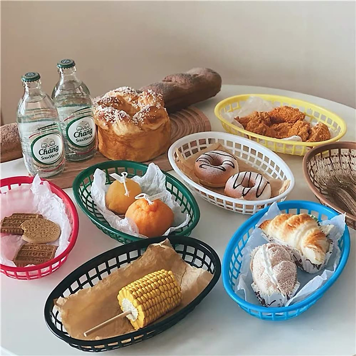 Cezoyx 50 Pack Black Fast Food Basket, 8.9 x 5.6 x 1.5 inch Oval Bread Fry Baskets Plastic Food Serving Tray for Fast Food Restaurant Supplies, Deli Serving, Chicken, Burgers, Sandwiches, Fries