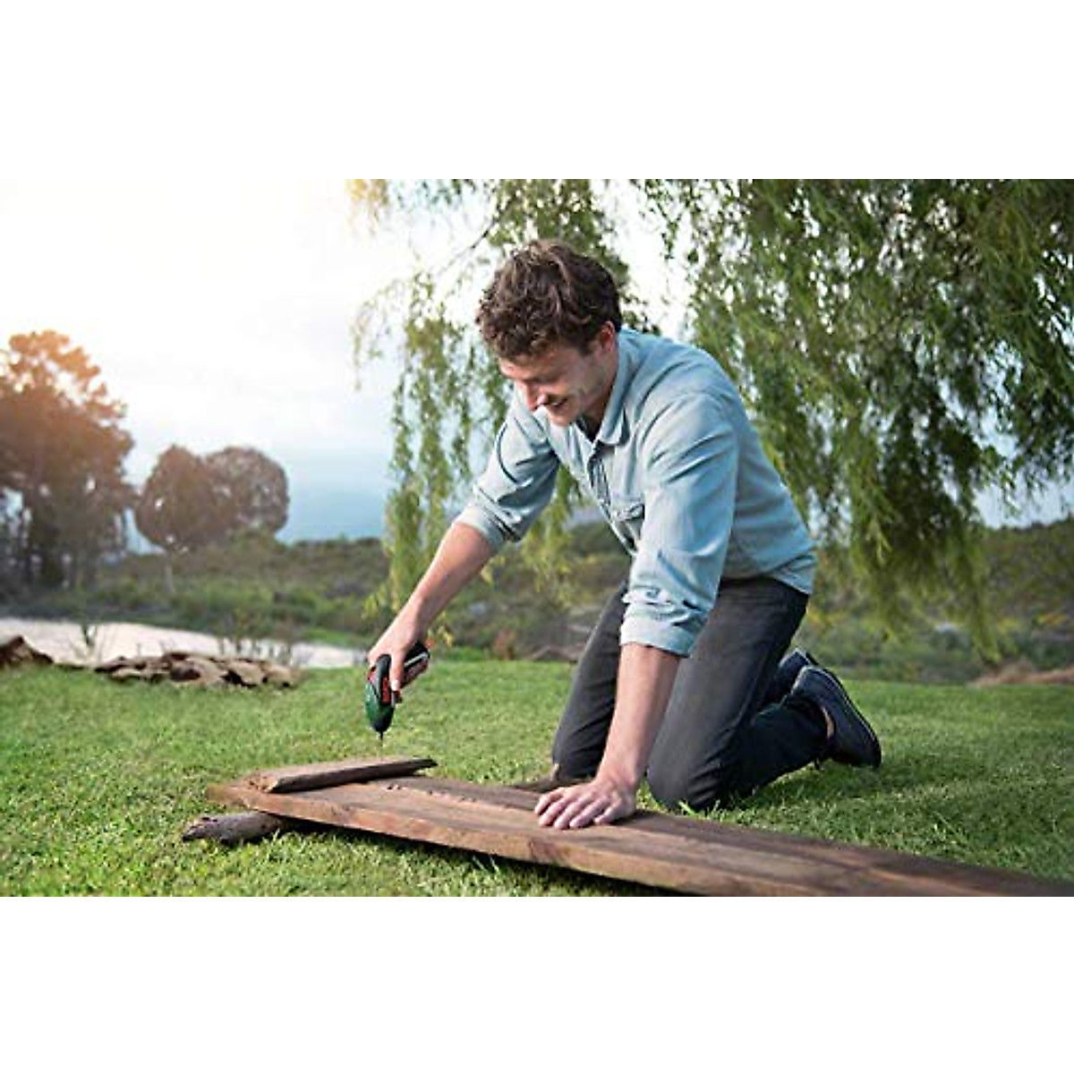 BOSCH IXO 3.6V Mini Cordless Electric Screwdriver Drill with Charger NEW