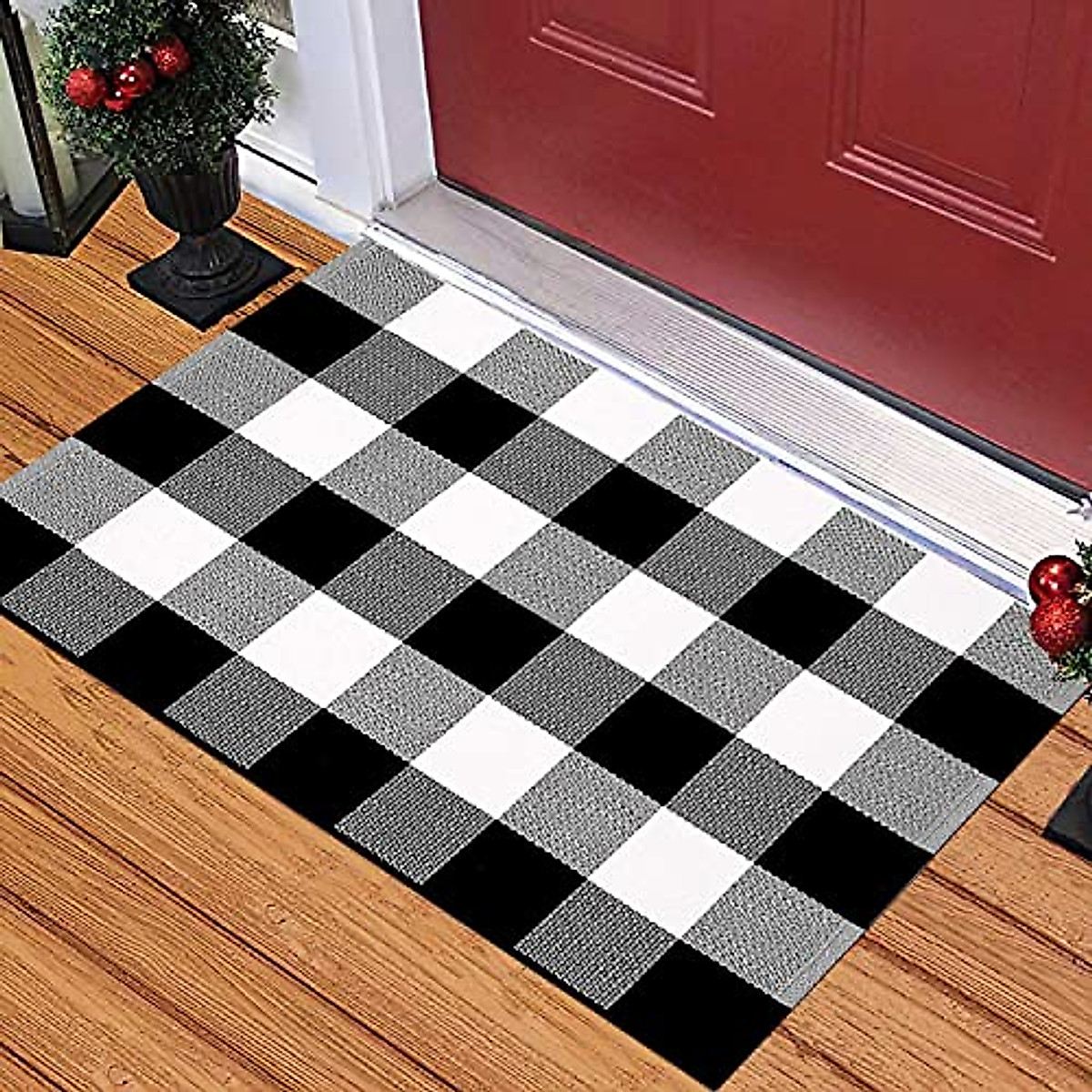 HOYIJA Buffalo Plaid Rug 2＇×3＇Outdoor/Indoor Black and White Checkered Samll Area Rug,Retro Cotton Woven Check Washble Entryway Front Porch Decor Rugs for Layered Welcome Front Door Mats