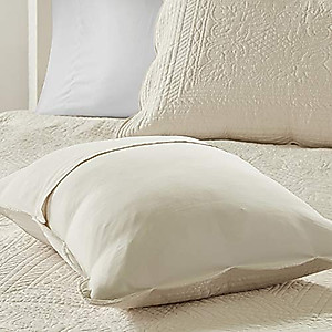 Madison Park Tuscany Quilt Set-Casual Damask Medallion Stitching Design Lightweight Coverlet Bedspread Bedding, Shams, Full/Queen (90 in x 90 in), Medallion Cream 3 Piece