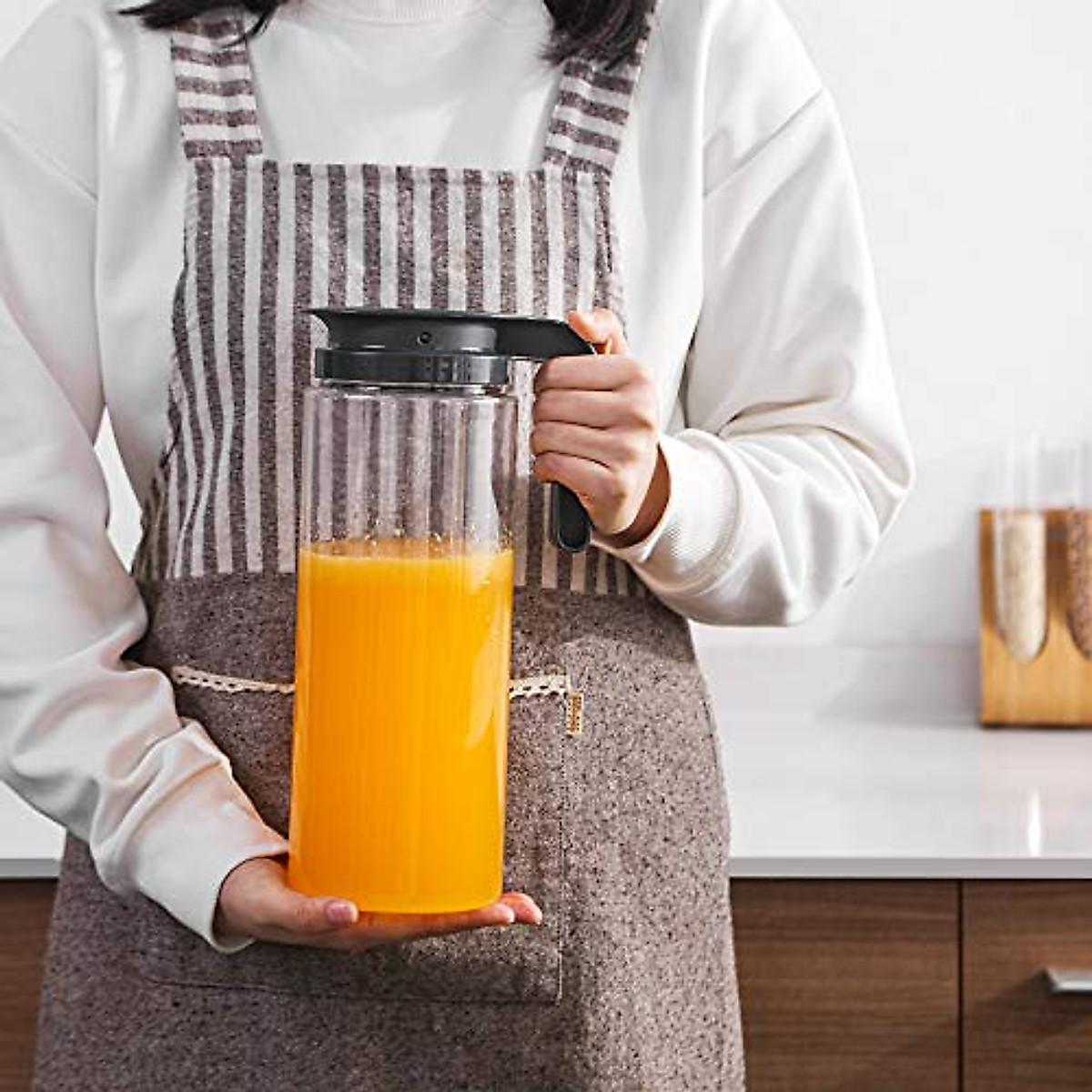 Komax Plastic Pitcher with Lid | 2.1-quart / 67.2-oz Tritan BPA-Free Plastic Water Pitchers | Hot & Cold Drink Pitcher | Spill-Proof Gravity Pouring Mechanism