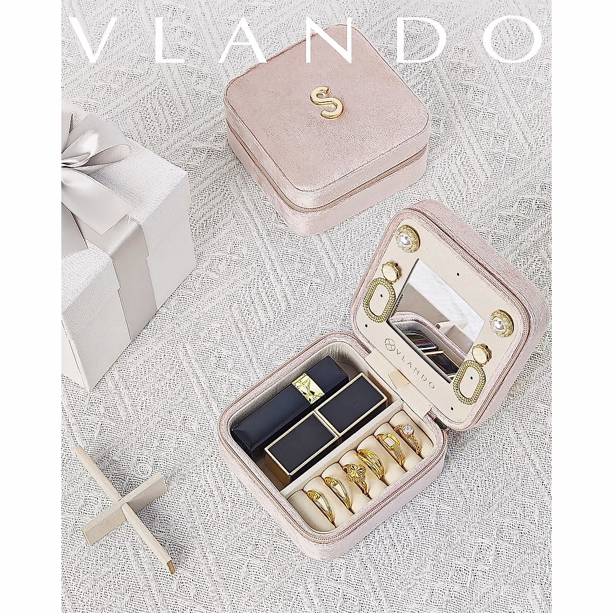 Vlando Wedding Gifts for Women, Jewelry Box, Bridal Shower Gifts, Bridesmaid Gifts for Wedding Day Bride Gifts, Bridesmaid Proposal Wedding Gifts, Personalized Jewelry Case - Letter D, Pink
