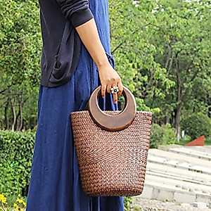 QTKJ Straw Bag, Beach Bag for Women, Handmade Rattan Handbag, Boho Retro Woven Tote Bag Round Wooden Handle, Summer Bag for Beach Vacation Daily