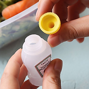 LARATH 4 Pieces Mini Tomato Ketchup Bottle Portable Plastic Squeeze Squirt Condiment Bottles Honey Mustard Sauce Salad Dressing Container for Bento Box, 2 Colors