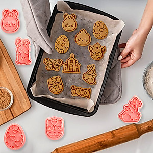 Easter Cookie Cutters Set 10 Pcs Cookie Cutter with Plunger Stamps 3D Easter Embossing Cutters for Biscuit Fondant Cheese Baking Molds for Rabbit, Egg, Butterfly, Church, Chick