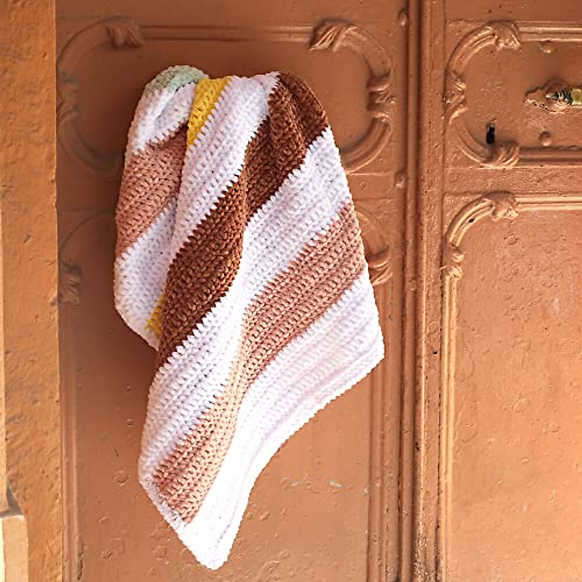 2 Skein La Mia Mellow Velvet Chenille Yarn for Knitting and Crocheting Baby Clothes, Blankets and Accessories, 100% Polyester, 100 gr (3.5 oz) / 115 m (125 Yards), Super Bulky, Powder Pink - 924