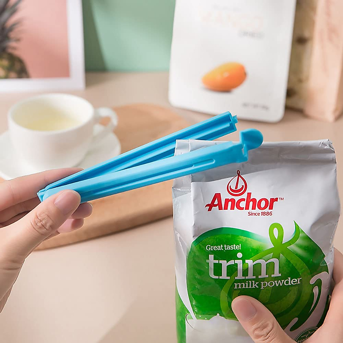 Terrysun 12 Pcs Plastic Sealing Clips, 2.8-4.3-6.3 Inch Reusable Chip Bag Clips, Air Tight Seal Grip for Bread, Snack and Food Bags