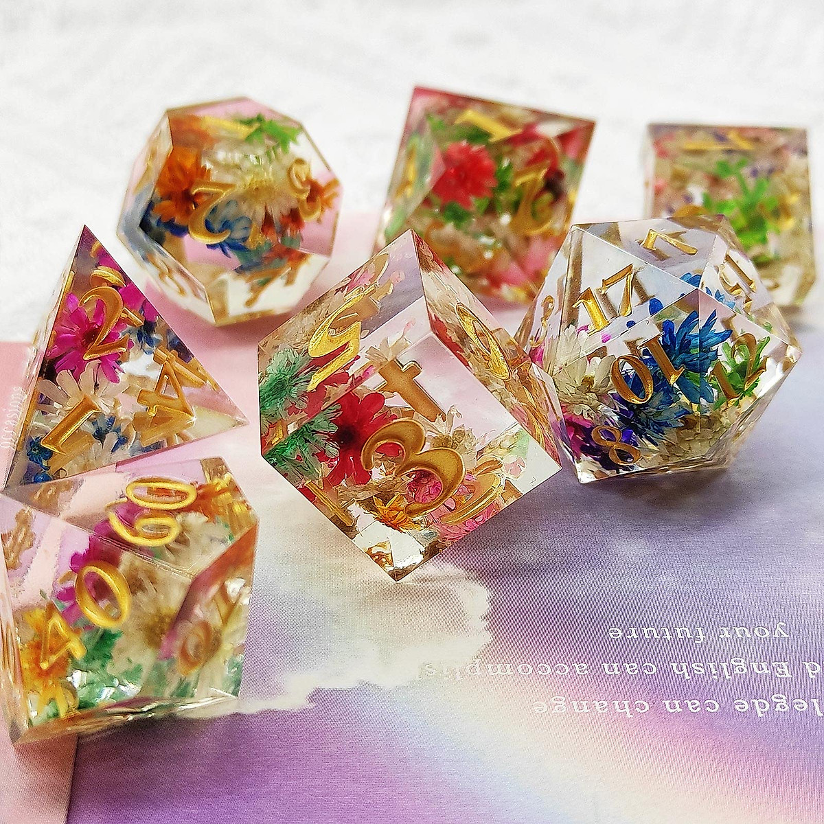 AHDKEJG DND Dice Set D&D Dungeons and Dragons RPG MTG D20 Polyhedral Pathfinder Role Playing D and D Table Games Accessories Resin Dice with Sharp Edges Gift Storage Bag- Flower