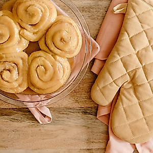 Full Circle Kind Collection Plant-Dyed Organic Cotton, Oven Mitt, Turmeric