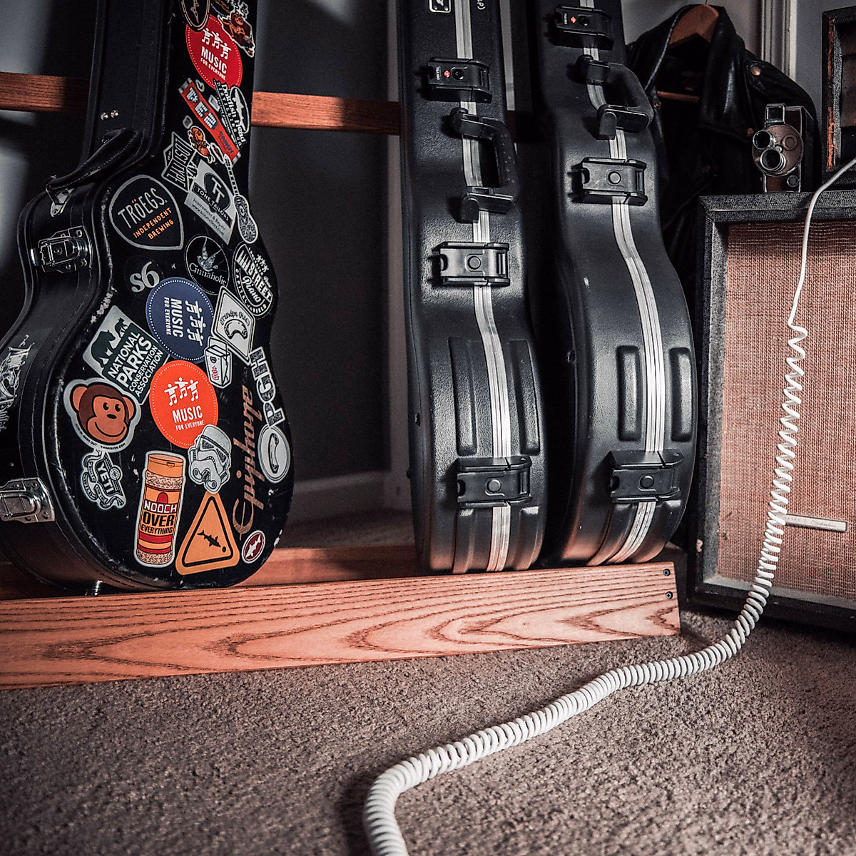 String Swing CC29 Folding Hardwood Guitar Case Rack