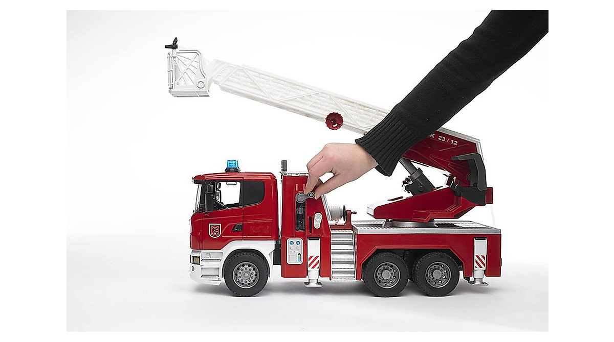 Bruder Scania R-Serie Fire Engine with Water Pump