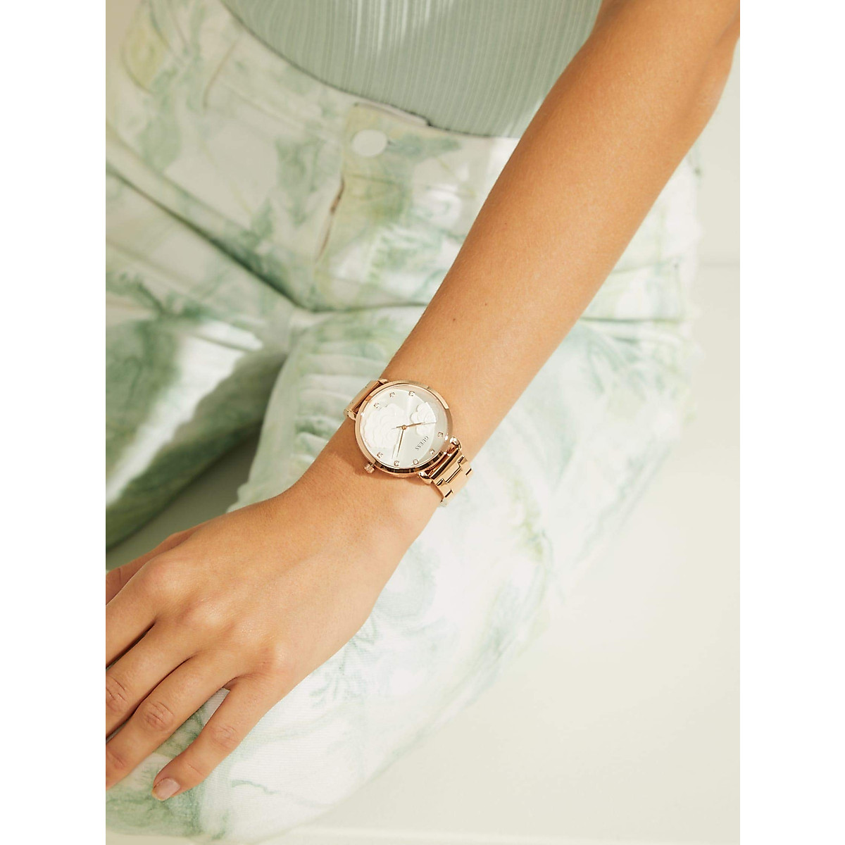 GUESS Women's Quartz Watch with Stainless Steel Strap, Silver, 16 (Model: GW0242L3)