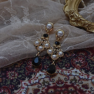 Black Vintage Pearl Earrings Black Earrings for Women Pearl Drop Earrings Teardrop Chandelier Long Dangle Earrings Baroque Earrings Bohemian Earrings (Black)