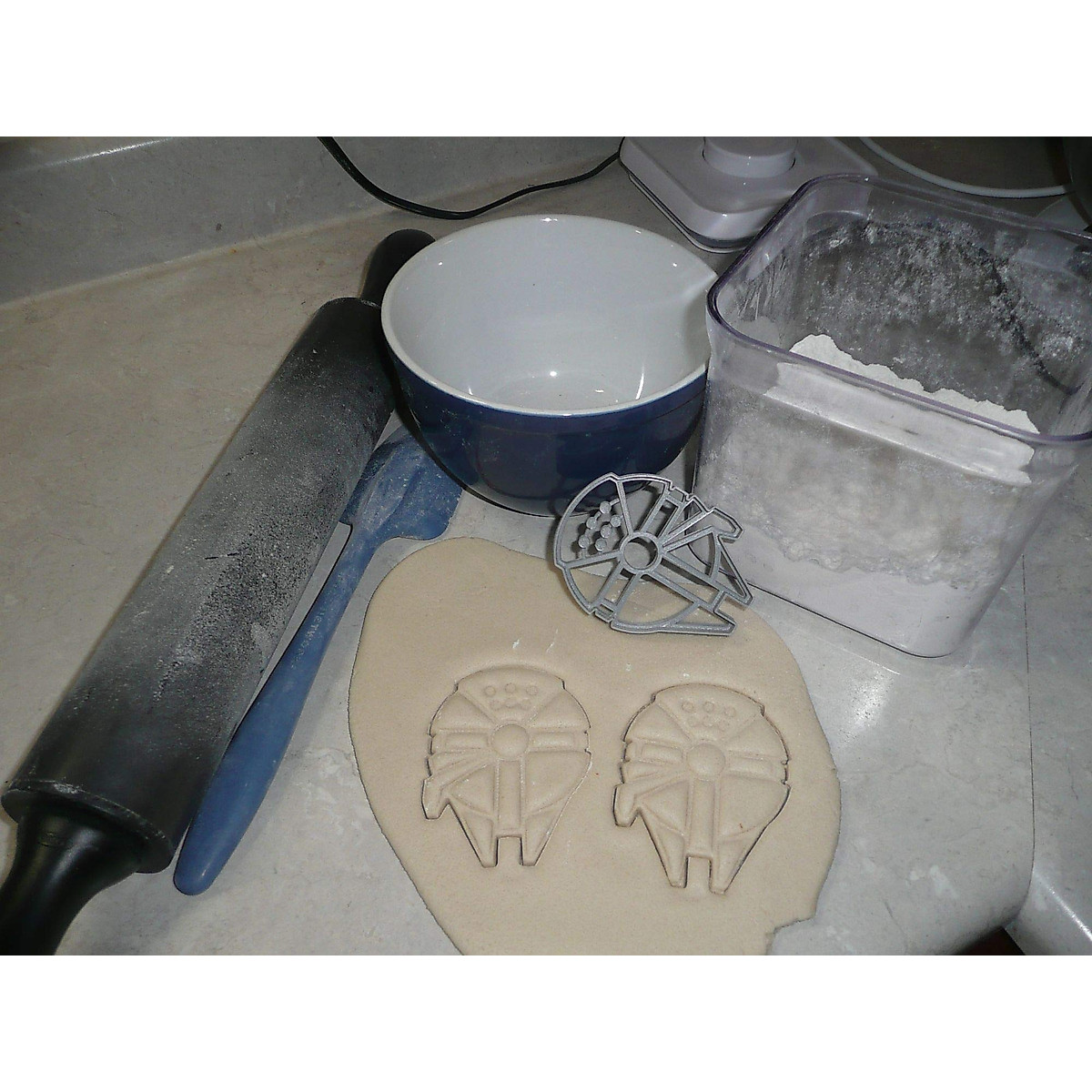 MILLENNIUM FALCON STARSHIP STAR WARS COOKIE CUTTER MADE IN USA PR2298