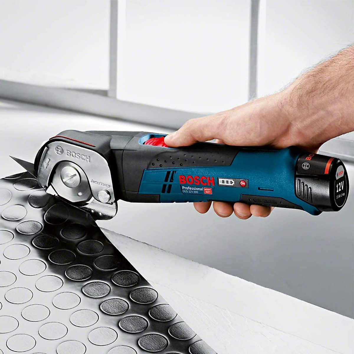 Bosch GUS 12V-300 Professional Cordless Universal Shear The fastest universal shear for professional applications ( Bare Tool )
