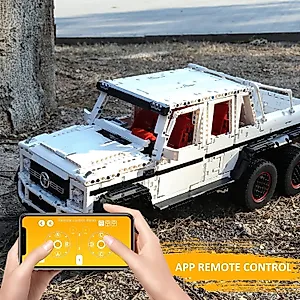 Mould King 13061 Off-Road Pickup Trucks Building Kits Toy, 6x6 MOC Building Blocks Model Off-Road Vehicle with Motor/APP Remote Control, Gift for Kids Age 8+/Adult Enthusiasts(3686 Pieces)