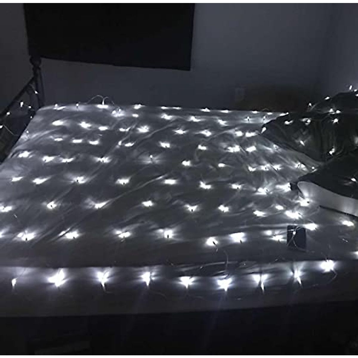 YASENN 300LED Net Lights 12x5ft DC Plug in 8 Lighting Modes Mesh Lights for Garden Patio Fence Bushes Shrub pergola Outdoor Christmas Decorations (Cool White)