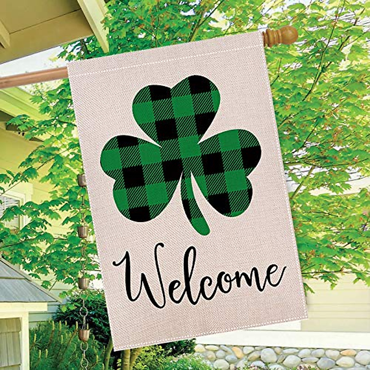 HUGSVIK St Patricks Day House Flags, 28 x 40 Double Sided Saint Patrick's Day Welcome House Flags, Buffalo Plaid Shamrock St Patrick’s Day Decorations Irish Decor for Farmhouse Garden Yard Porch